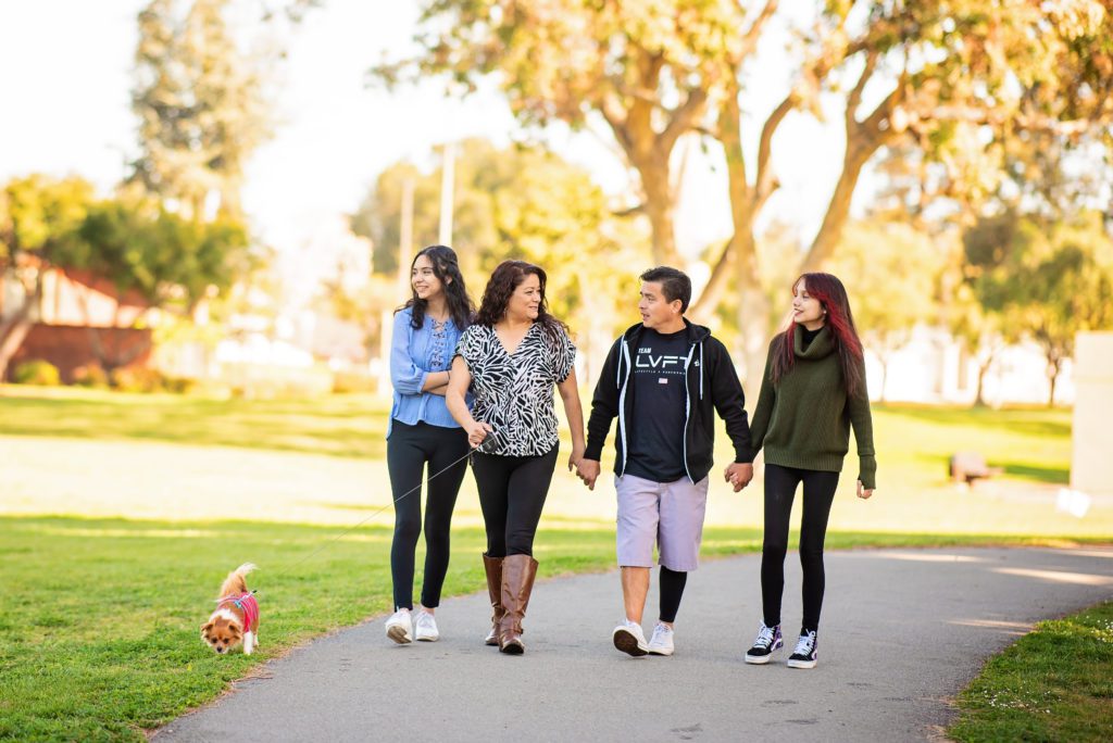 5 Ways To Have Fun Taking Family Pictures - Steven Cotton Photography